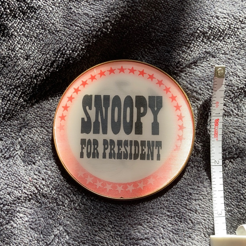 Vintage 1970s Snoopy Lenticular Button - Gem